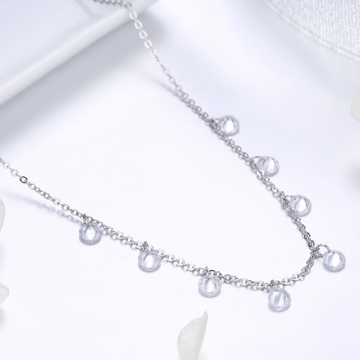 Colier din argint Dazzling Crystals