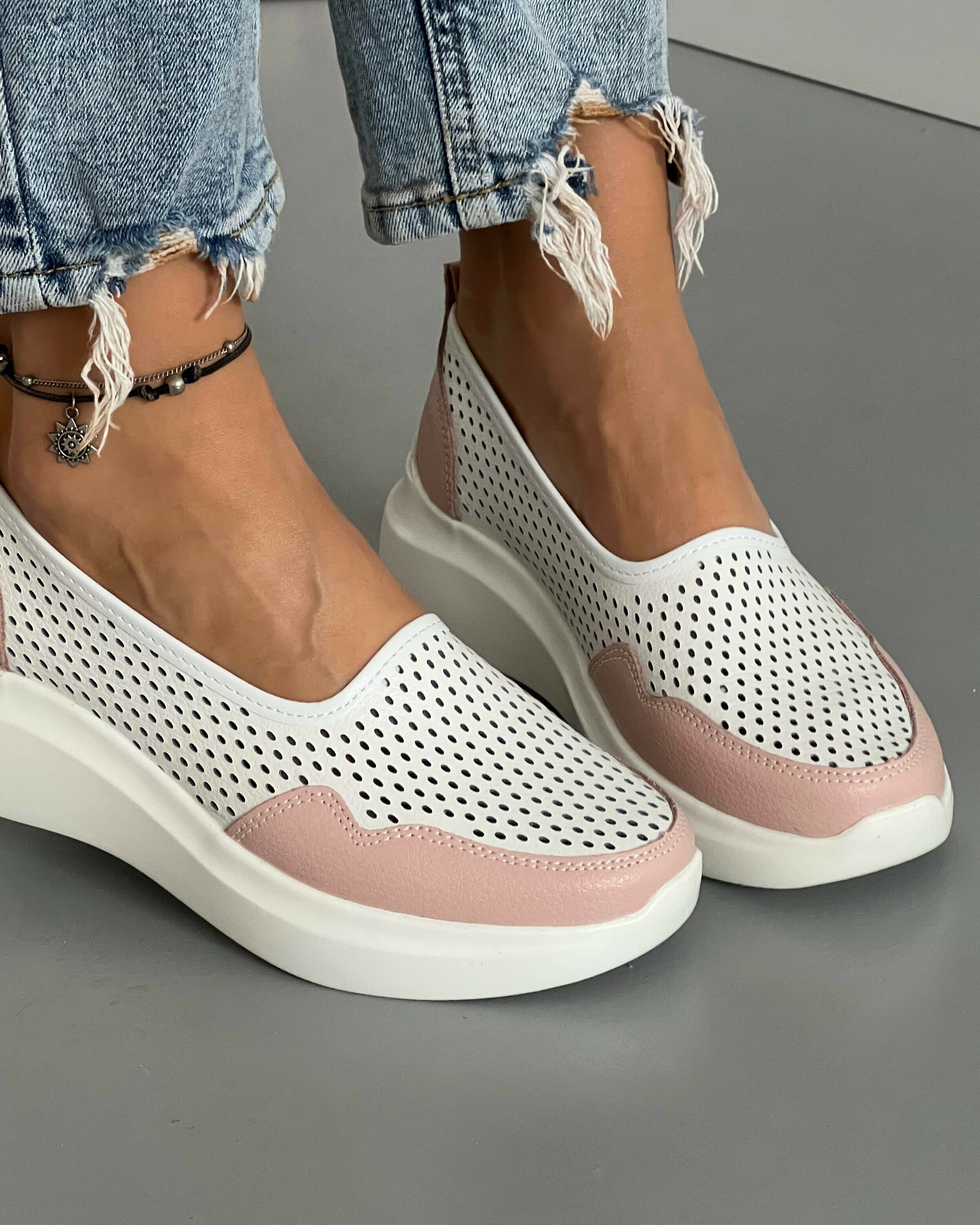 Balerini Perforati Piele Naturala Alb Cu Roz XH-2045