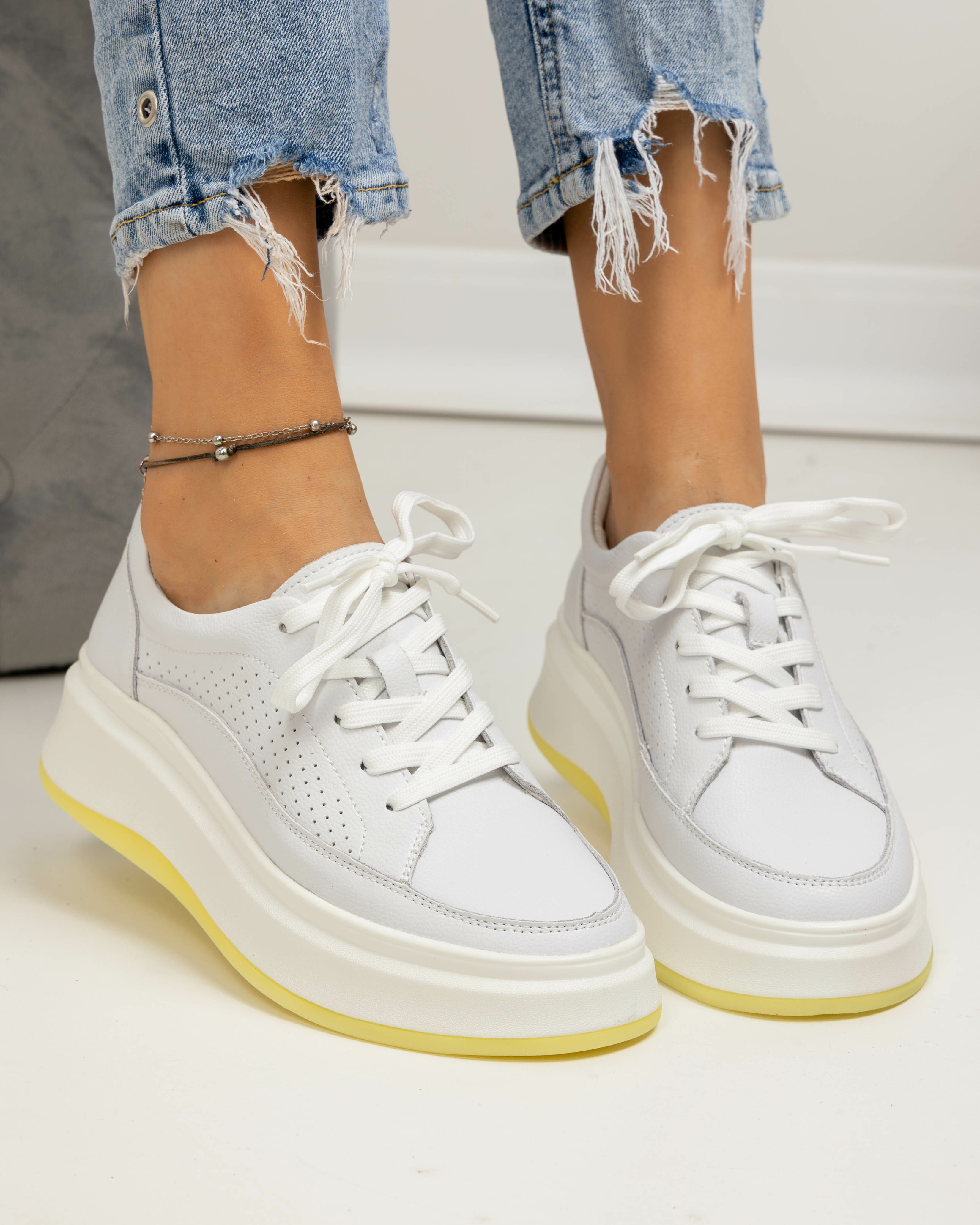 Pantofi casual dama piele naturala albi perforati F002-285