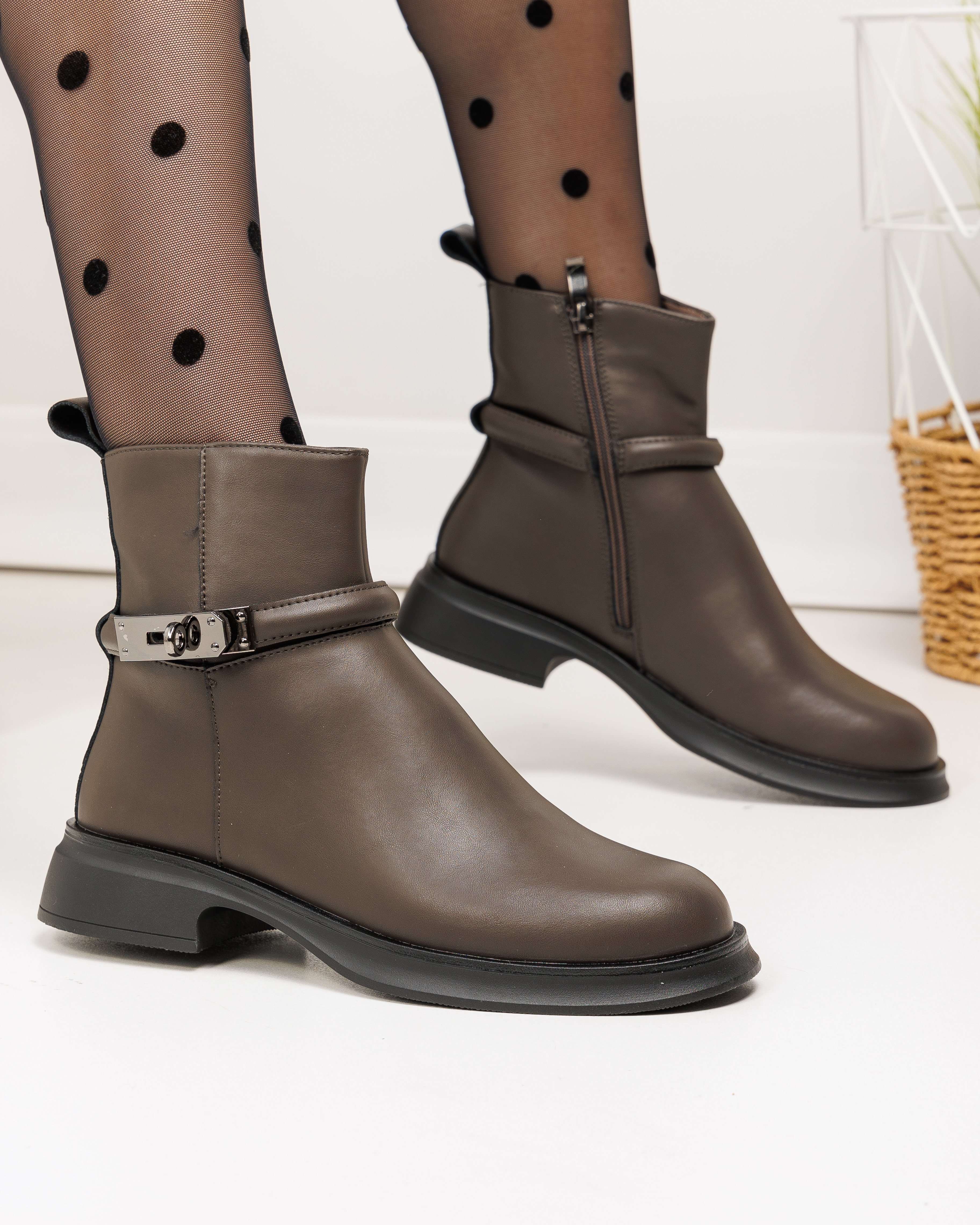 Ghete dama piele naturala kaki inchis cu accesoriu la glezna TN6441-2