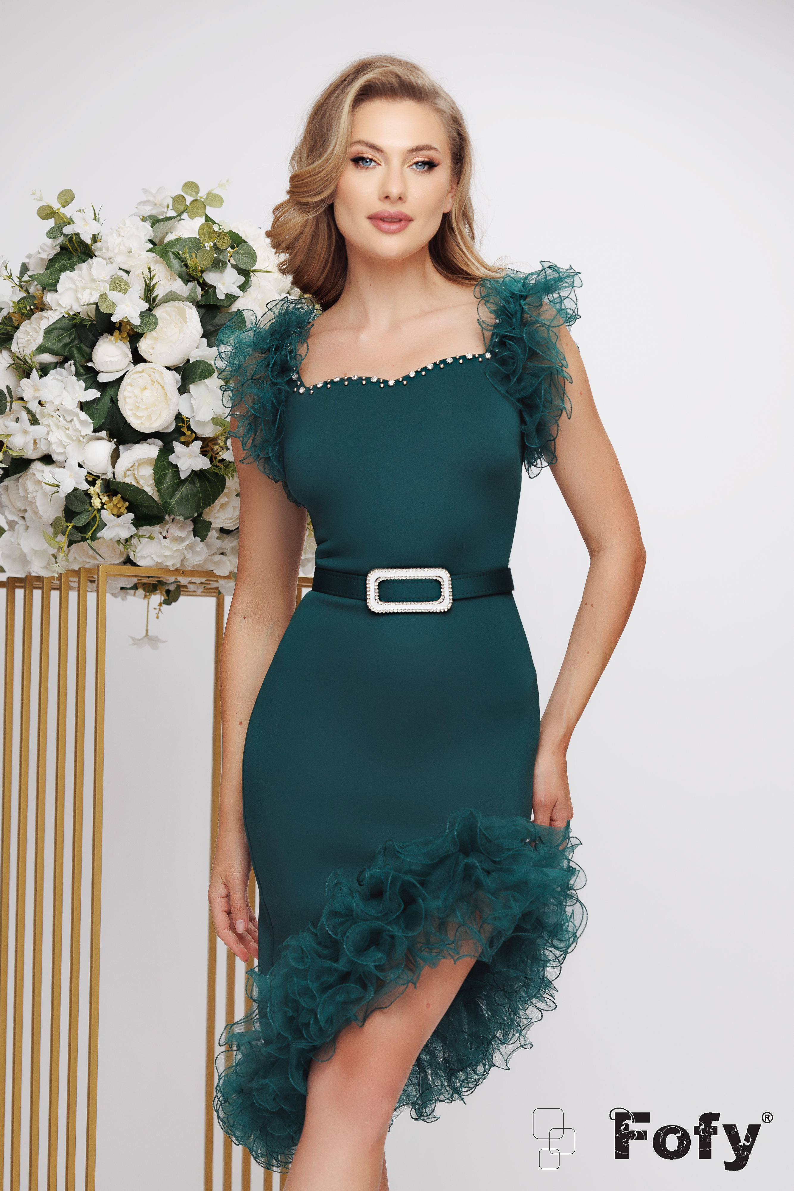 Rochie eleganta de ocazie din neopren verde cu volane spectaculoase si ...