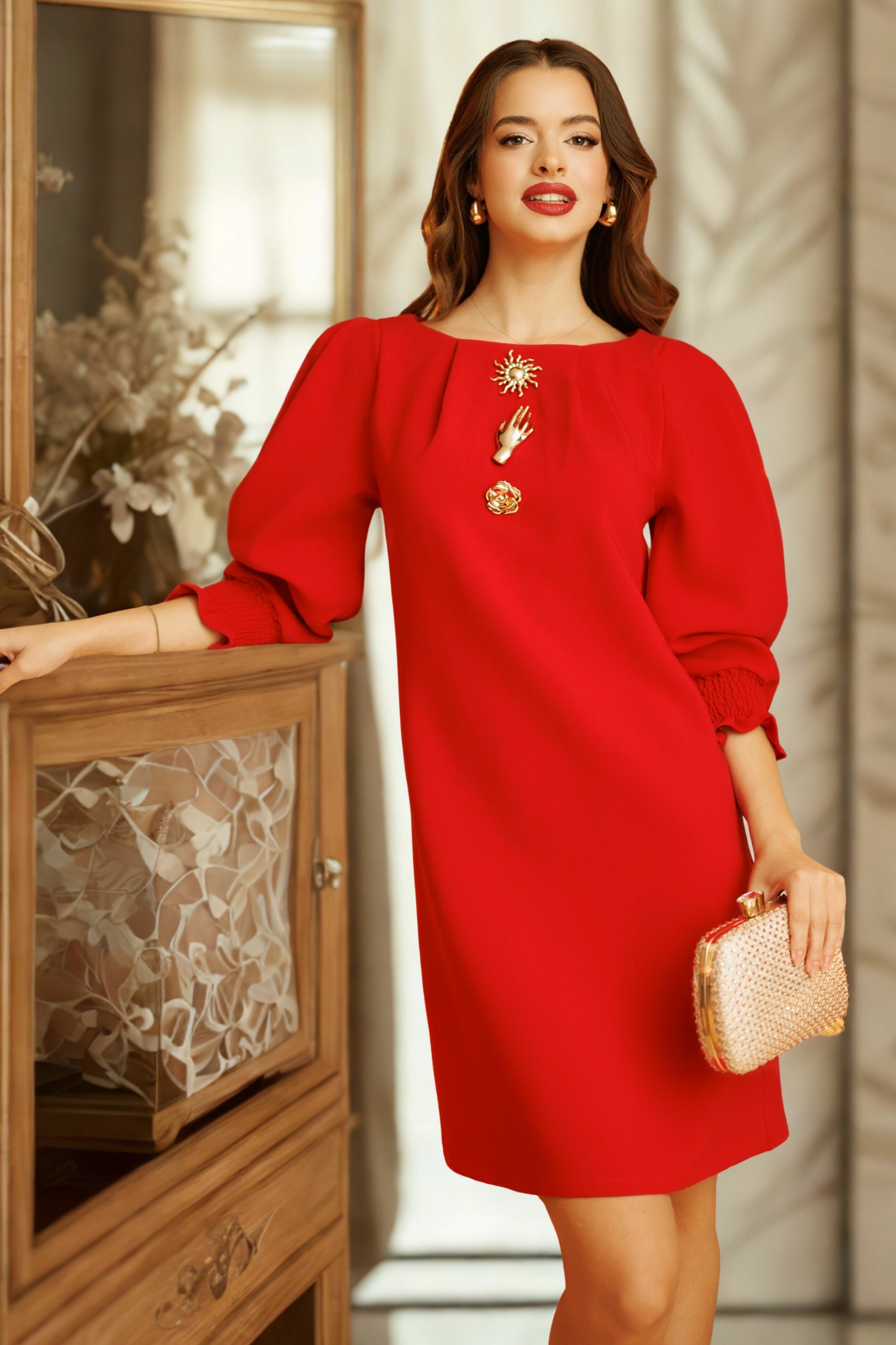 Rochie elegantă rosie smarald cu aplicații aurii și mâneci bufante ...